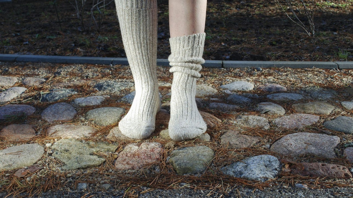 8 Reasons To Own Alpaca Wool Socks - WillowAce